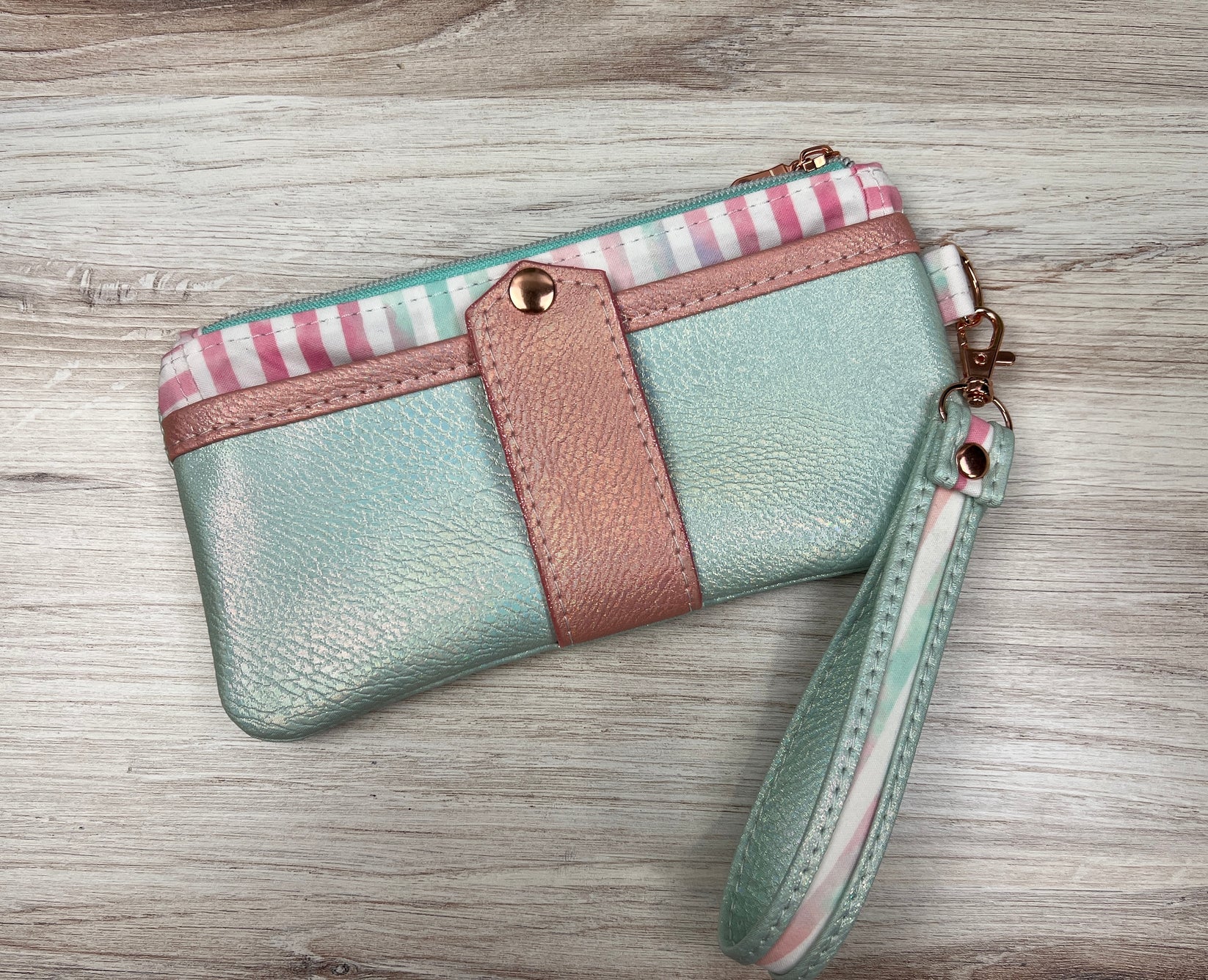 Madison Wristlet PDF Pattern – Stitches By Christy